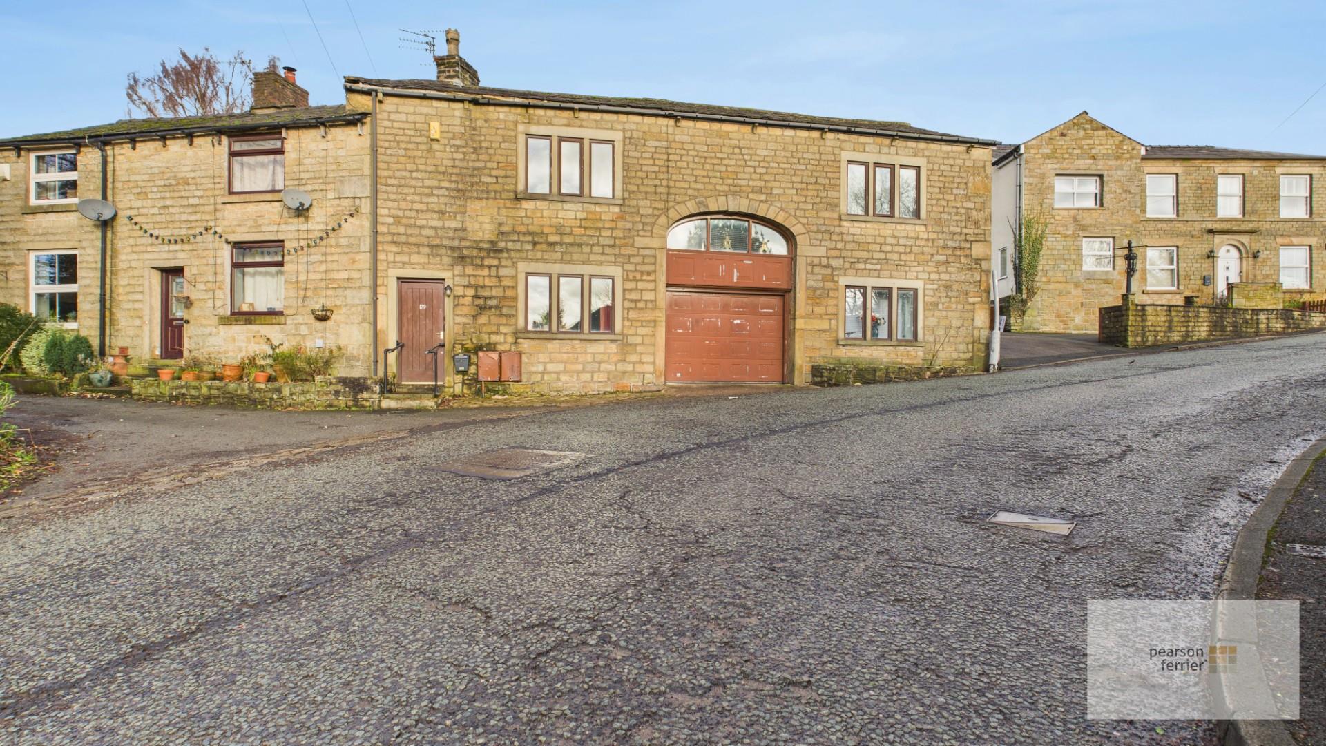 The Barn, Walmerlsey Old Road, Walmersley. - Pearson Ferrier Estate ...