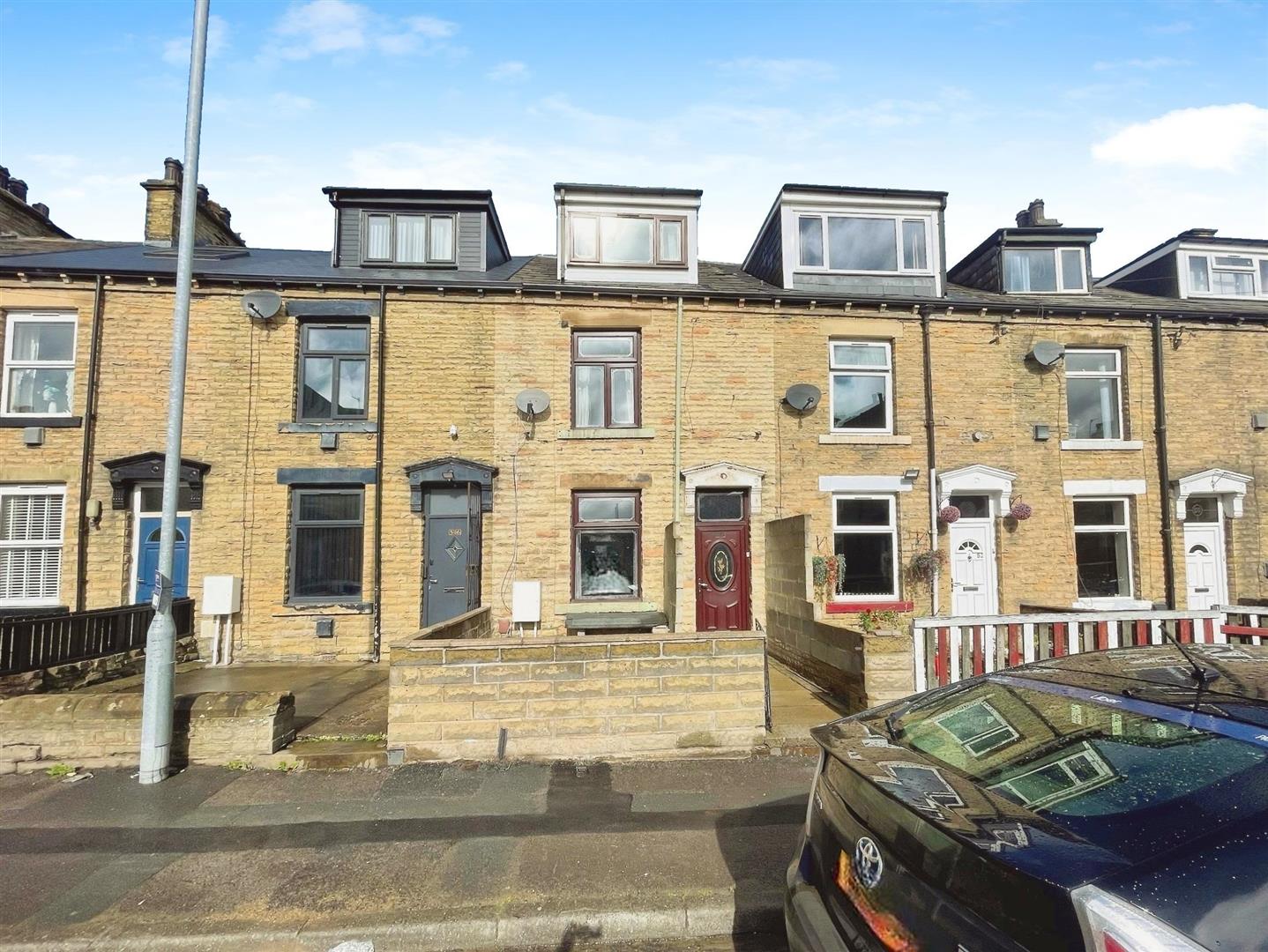 5 Bed, 2 Bath Property For Sale in Paley Road, BD4 7EJ