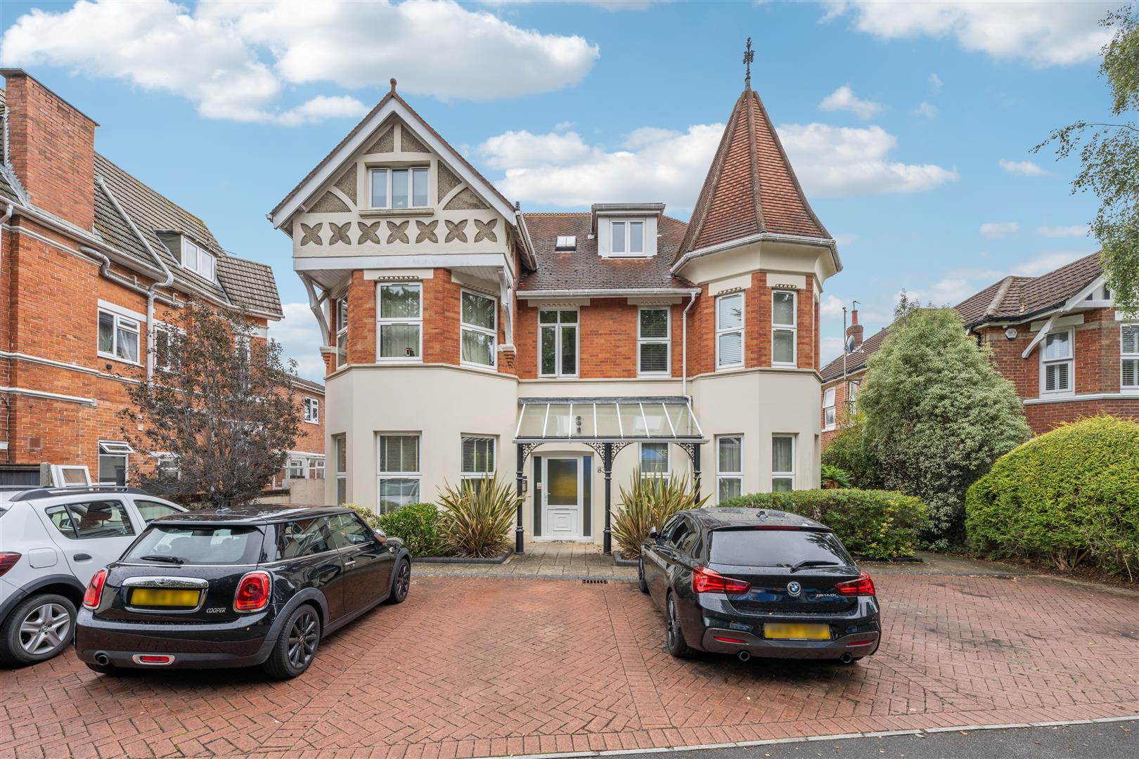 Alumhurst Road, Alum Chine - Saxe Coburg